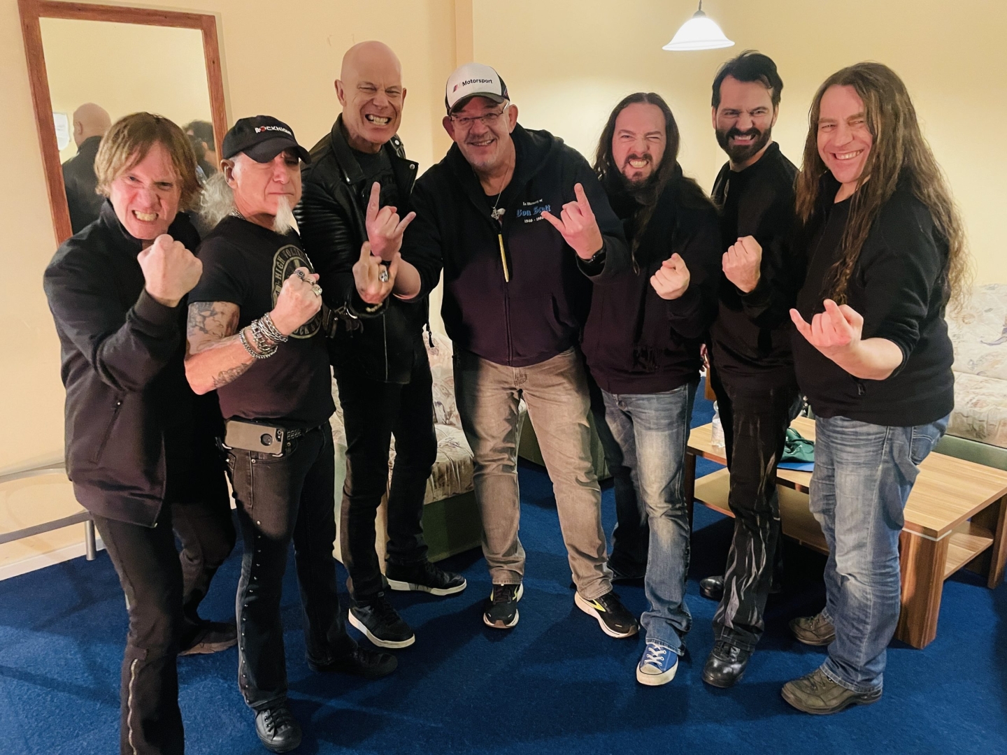 Meets Archive - Accept