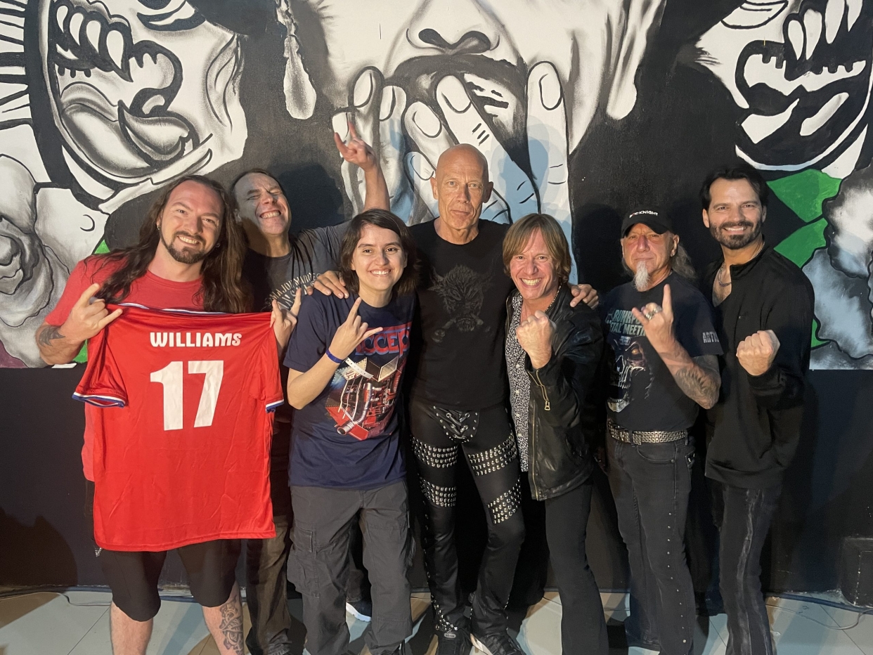 Meets Archive - Accept